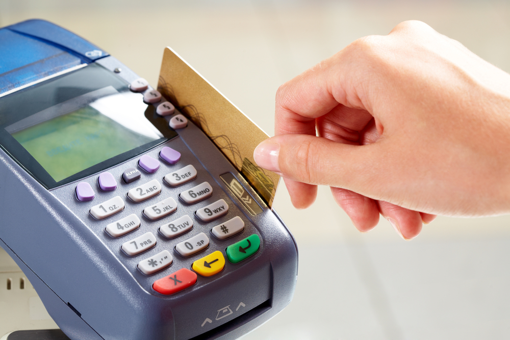 Here’s Why You Should Always Sign The Back Of Your Credit Card – Unlock ...